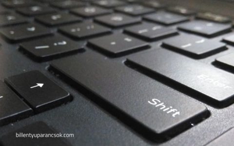 Melyik a SHIFT billentyű? - Billentyűparancsok